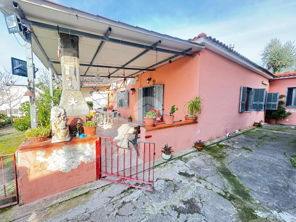 Casa semindipendente in vendita a Torre Del Greco, Torre Alta - Napoli ...