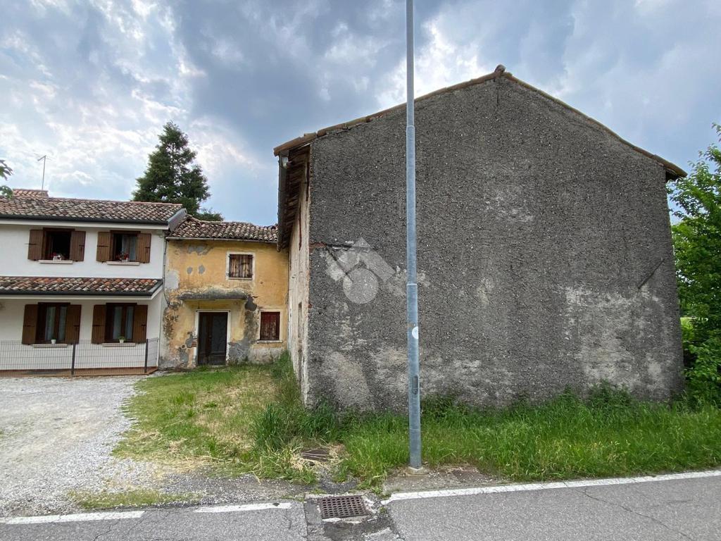 Rustico in vendita a Montebelluna - Treviso. € 15.000, 250 Mq ...